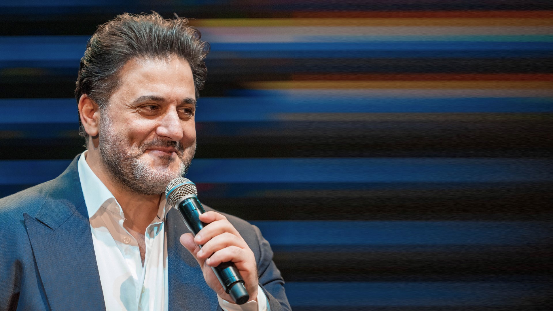 Melhem Zein: Happy to meet audience at Al Majaz Amphitheatre