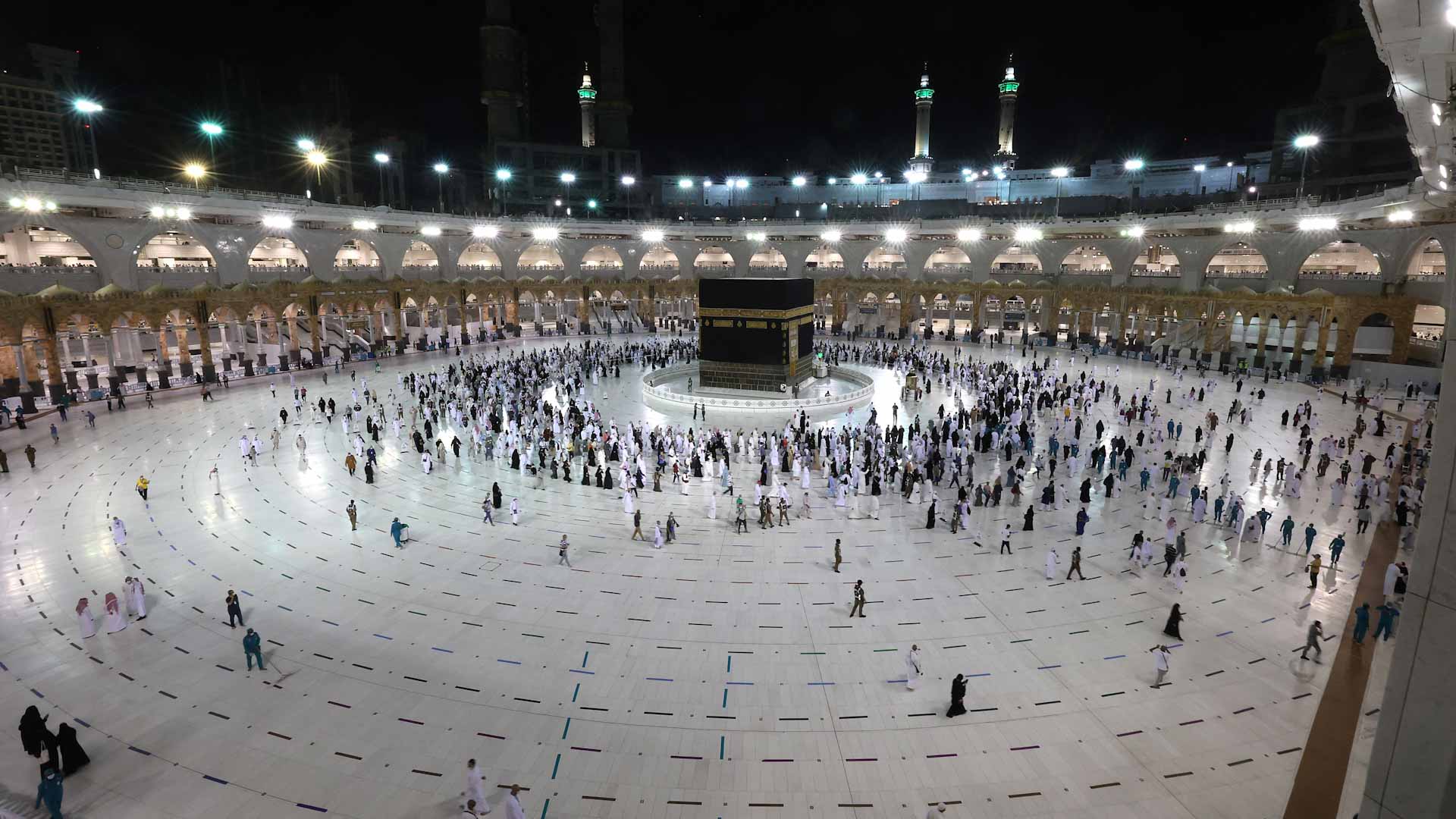 Pilgrims arrive at Grand Holy Mosque to perform ‘Tawaf Al-Wada