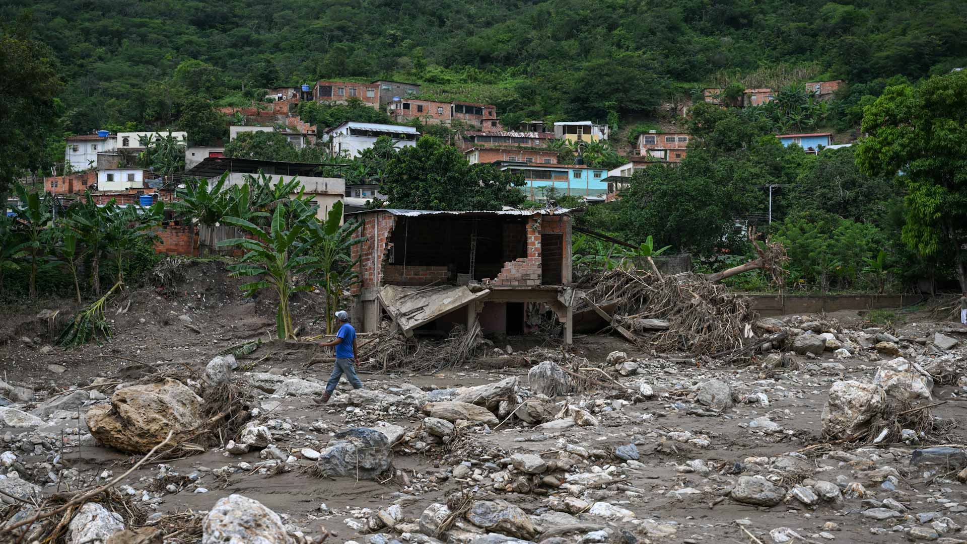 Death toll rises to 50 in Venezuela landslide